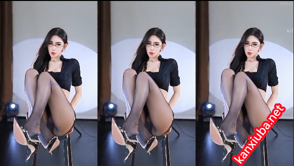 虎牙直播正恒桃一230812土豪定制1V/126M-看秀吧